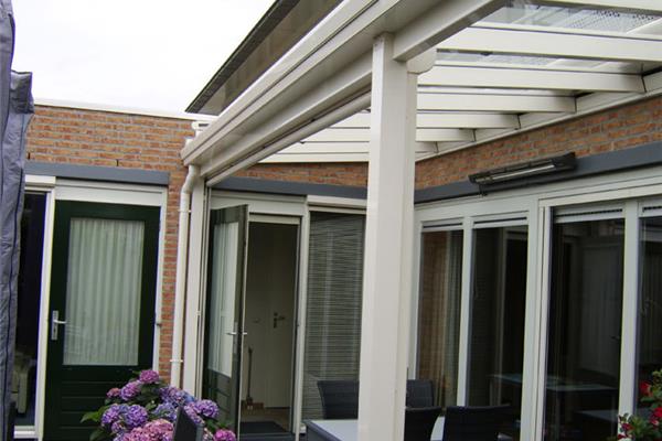 Eenvoudige overkapping - pergola | Van Den Bergh - Essen